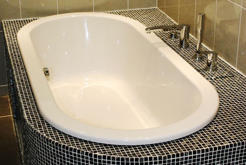 Arcadia double-ended oval bath | Design & Form | ESI Interior Design