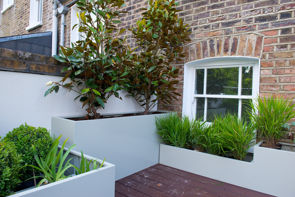 Bespoke modular planters for small intimate garden | IOTA | ESI ...