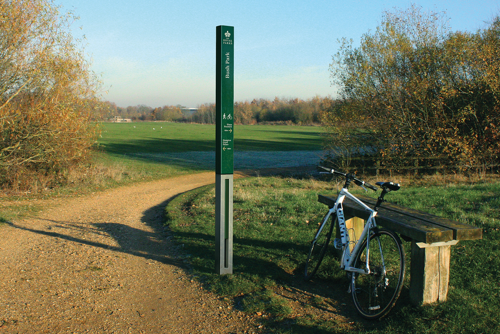 Route and destination markers - mark® | fwdesign | ESI External Works
