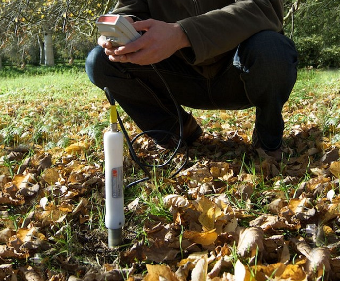 PR2 - soil moisture profile probe, analogue version | Delta-T Devices ...