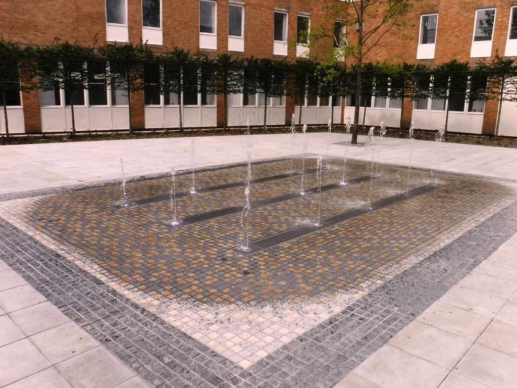 Illuminated plaza water feature - Lancaster University | Fountains ...