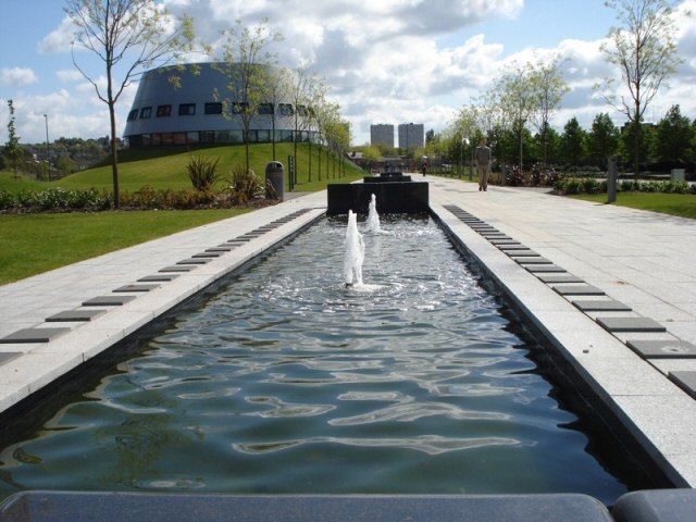 Fountain and lake water feature, Nottingham University | Fountains ...