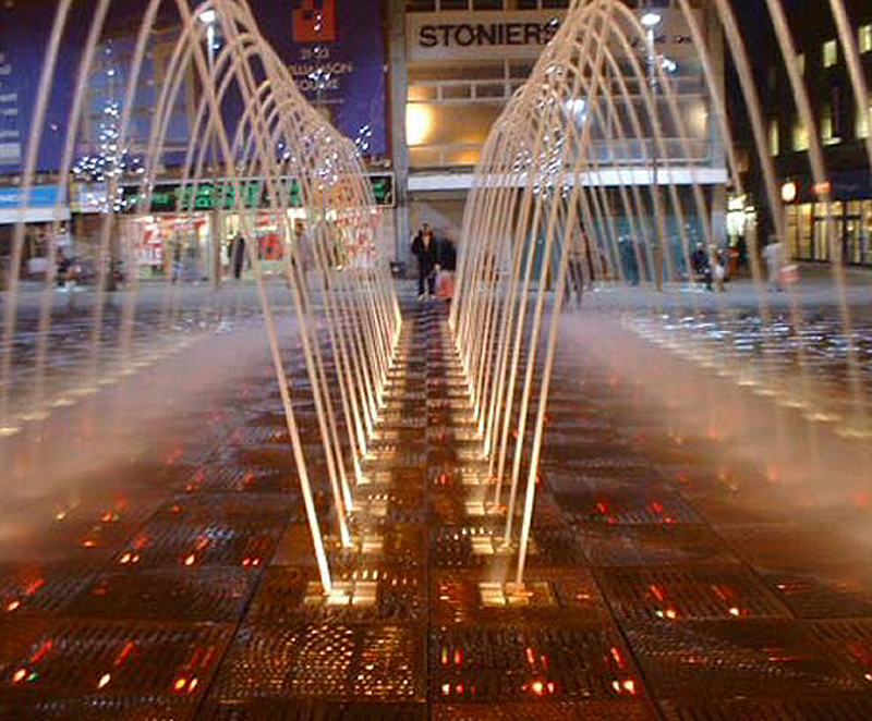 Dry plaza fountain, Greater Williamson Square, Liverpool | Fountains ...