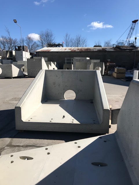 Rectangular precast concrete headwalls | Althon | ESI External Works
