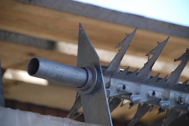 Cobra Spike Rotary security fence / wall topping | Jacksons Fencing ...