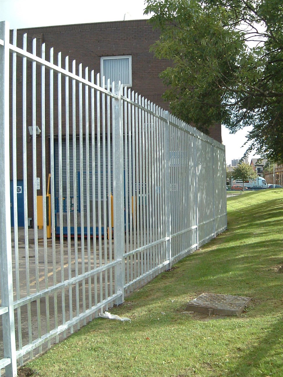 Barbican® square pale vertical bar fencing | Jacksons Fencing | ESI ...