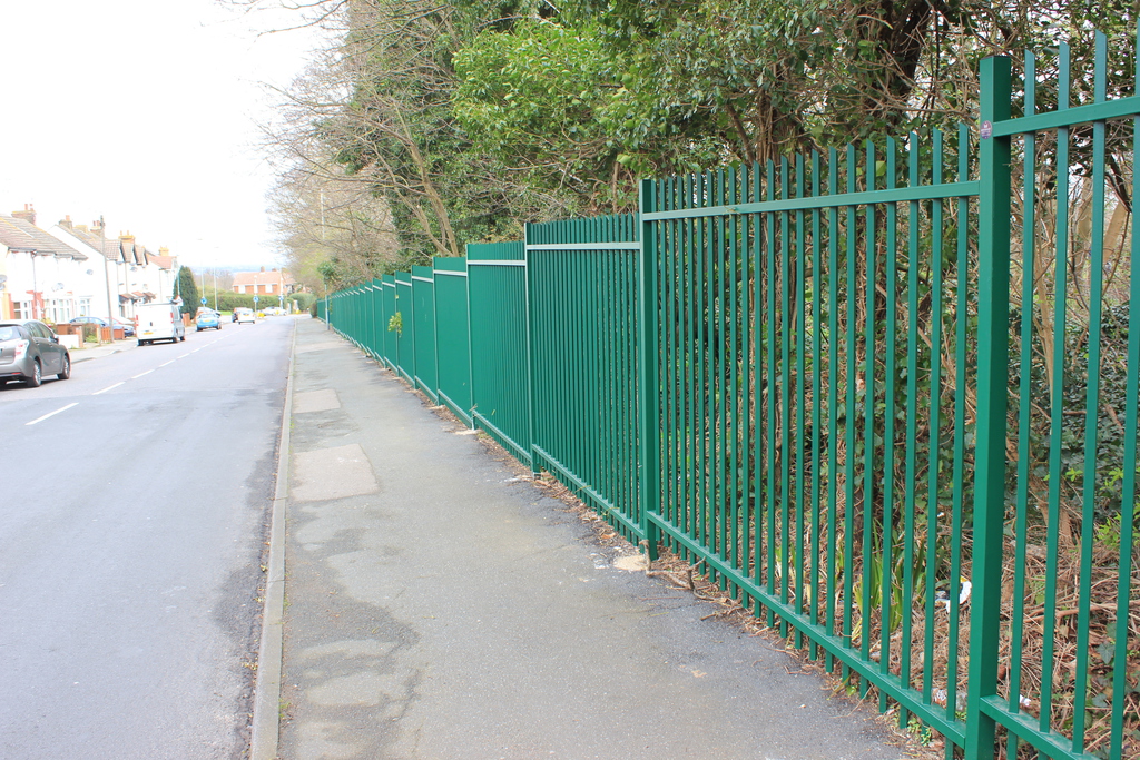Vertical bar fencing secures golf club perimeter | Jacksons Fencing ...