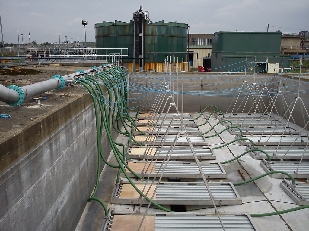 Aquaconsult AEROSTRIP® fine bubble aeration diffusers | ELIQUO HYDROK ...