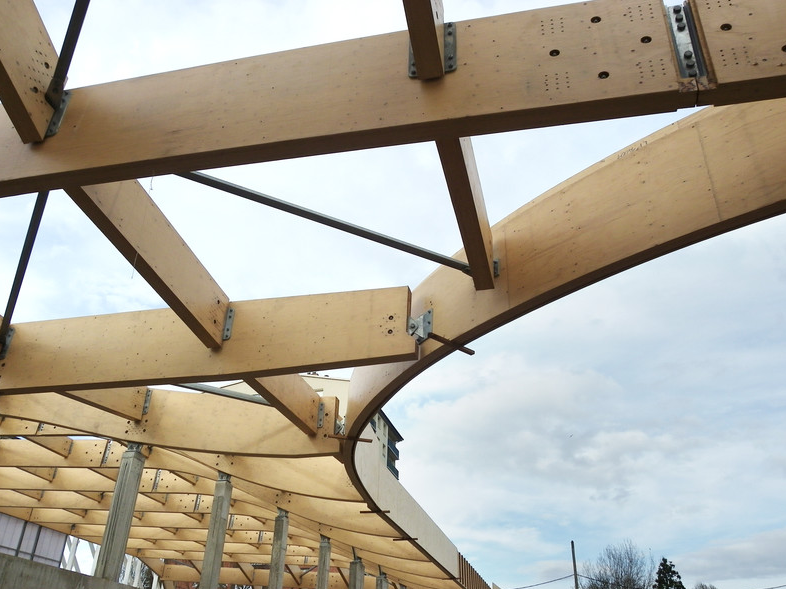 Engineered LVL timber rafters for sports complex | Metsä Wood UK | ESI ...
