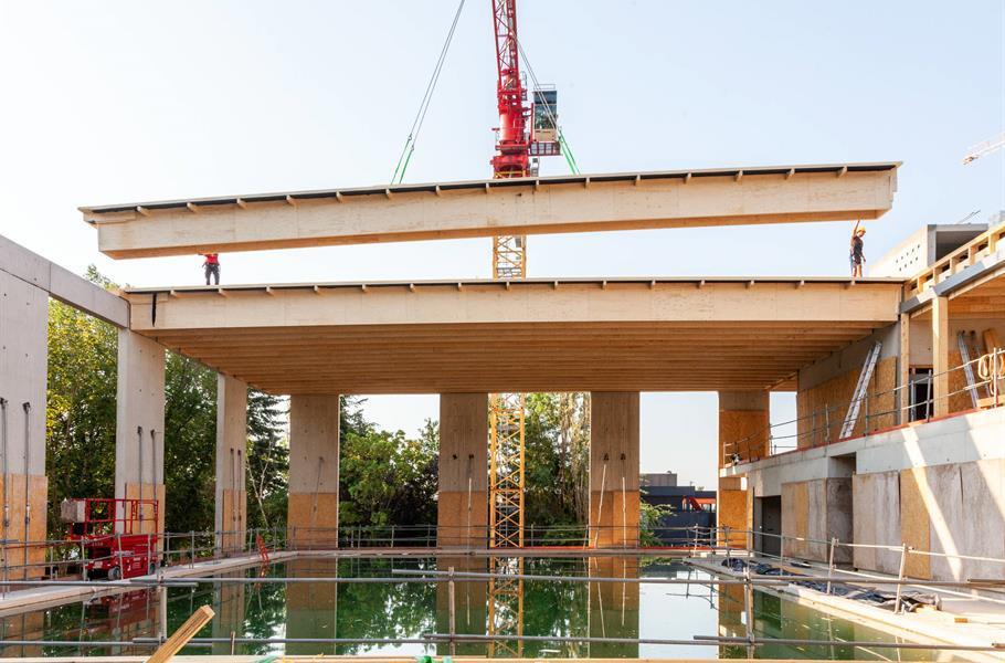 Kerto LVL roof beams for indoor swimming pool | Metsä Wood UK | ESI ...