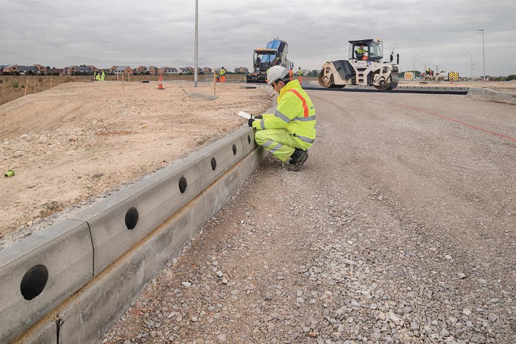 Combined kerb and drainage system for dual carriageway | Marshalls ...