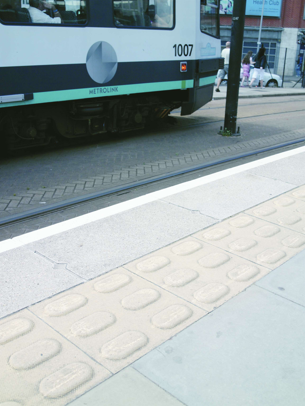 Lozenge tactile paving for transport platform edges | Marshalls | ESI ...