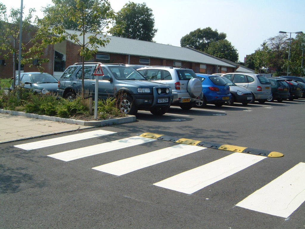 Speed Ramp 50 - slows traffic to 10mph (50mm high) | AUTOPA | ESI ...