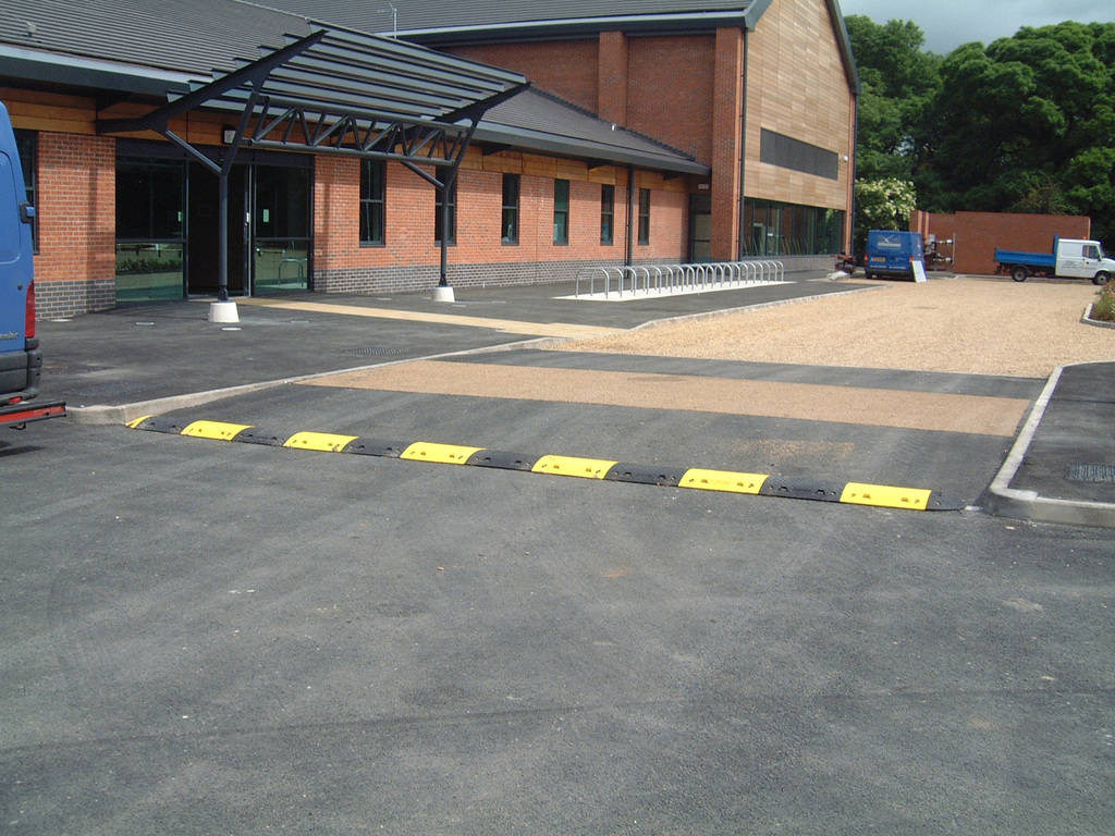 Speed Ramp 50 - slows traffic to 10mph (50mm high) | AUTOPA | ESI ...