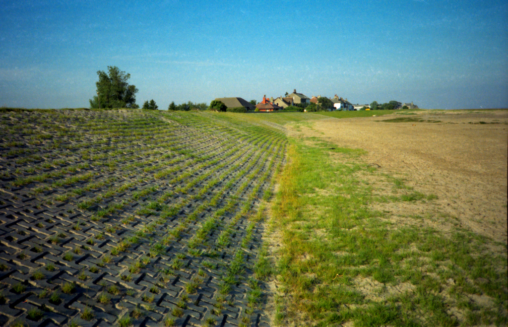 Armorloc concrete block revetment system | Ruthin Precast Concrete ...