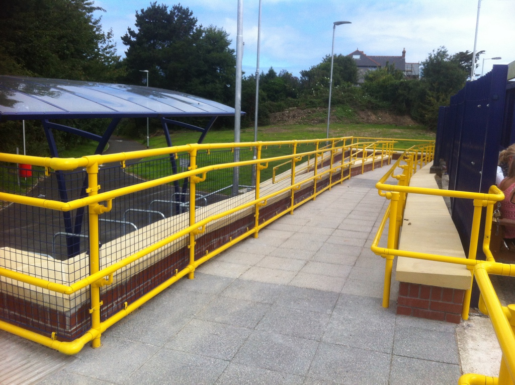 Kee Access® DDA-compliant handrails | Safesite | ESI Building Design