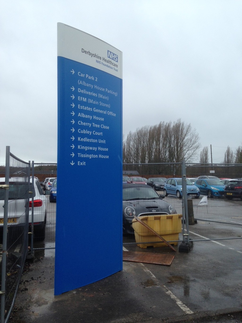 Infocurve large curved monolith and totem signs | Signscape and ...