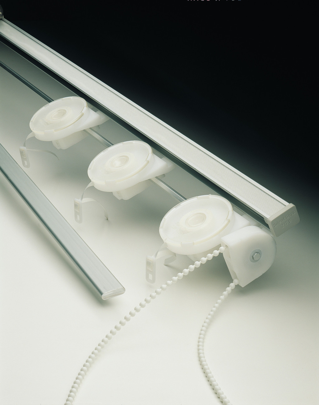 2120 Chain operated Roman blind system | Silent Gliss | ESI Interior Design