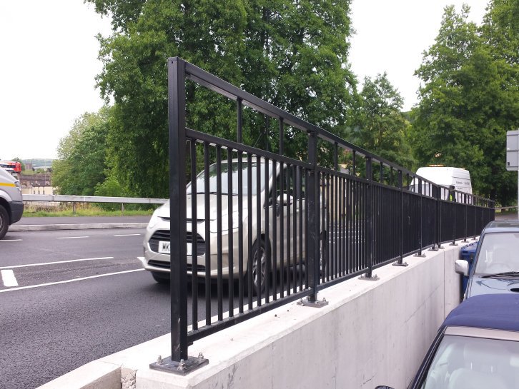 P4 pedestrian parapet guardrail | Alpha Rail | ESI External Works