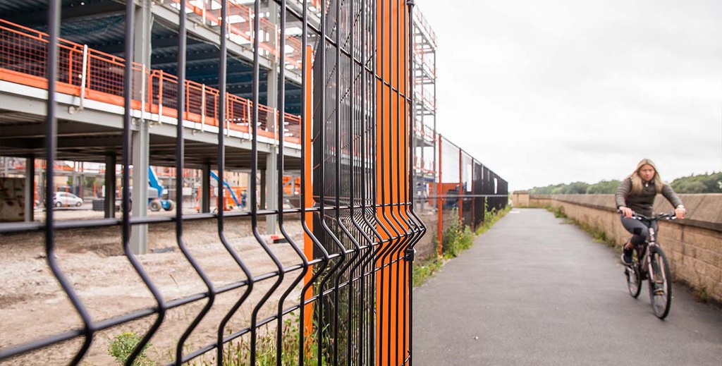 VGuard rigid mesh fencing secures construction site | Barkers Fencing ...