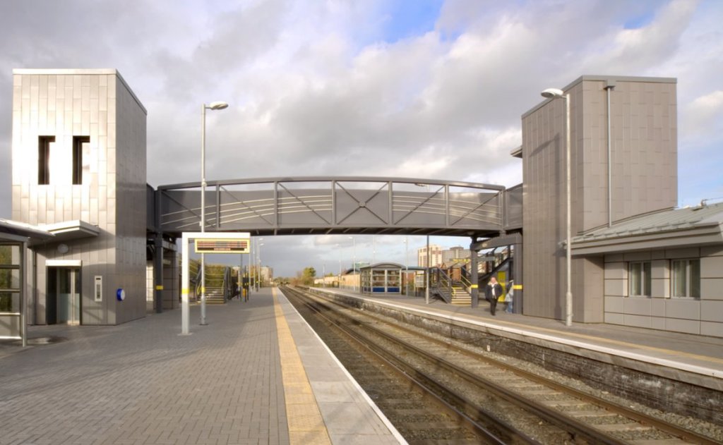 Steel truss bridge at Bootle Oriel Road railway station | CTS Bridges ...