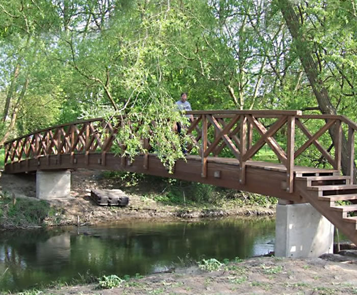 Laminated timber beam footbridges | Sarum Hardwood Structures | ESI ...