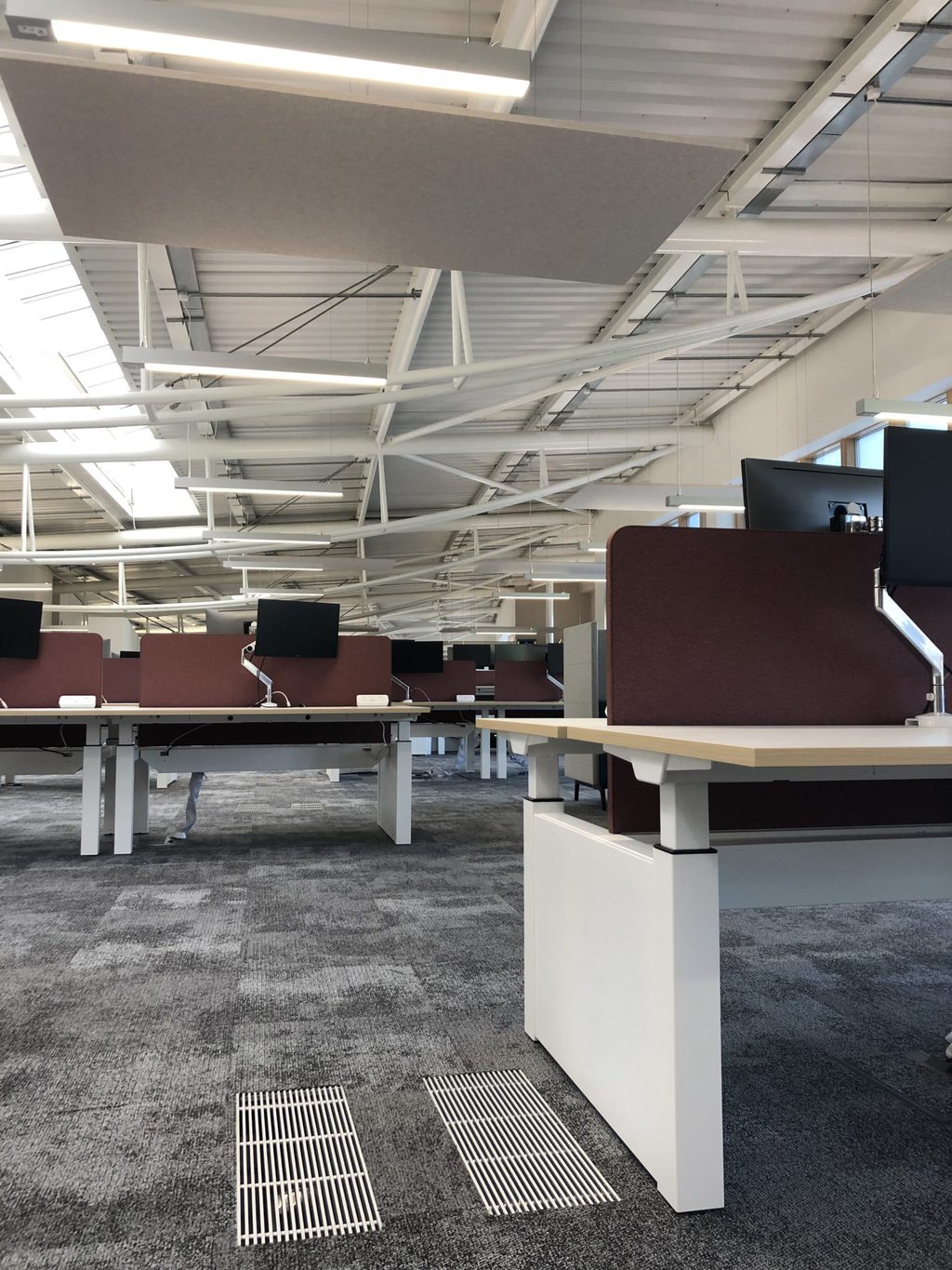 Underfloor air conditioning system for global HQ | AET Flexible Space ...