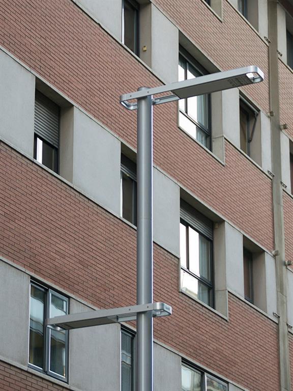 Escofet - Wide lighting column | Public Spaces | ESI External Works