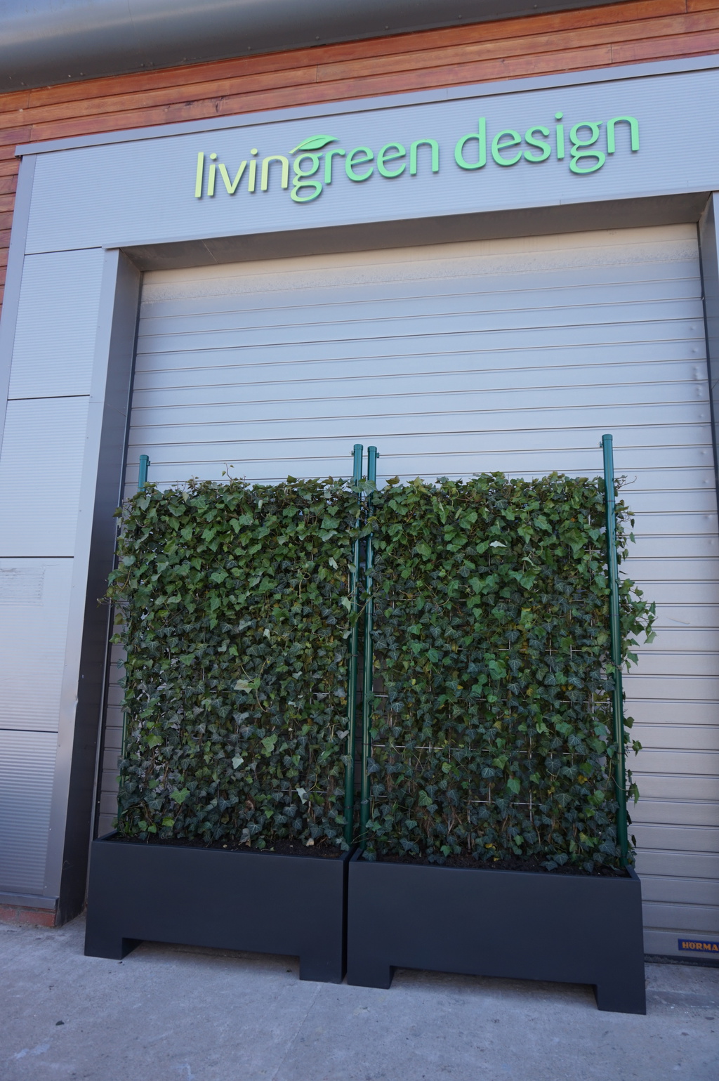 Bespoke mobile barrier planter with screening hedge | Livingreen Design ...