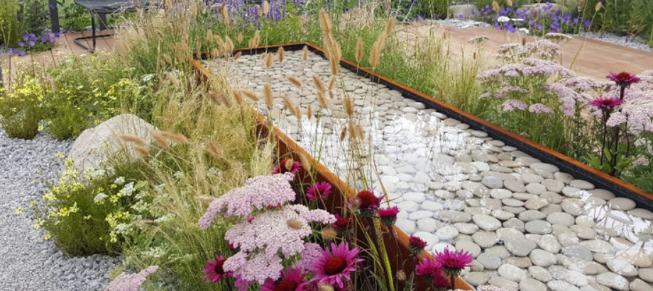 Bespoke lightweight, fibreglass water features | Livingreen Design ...