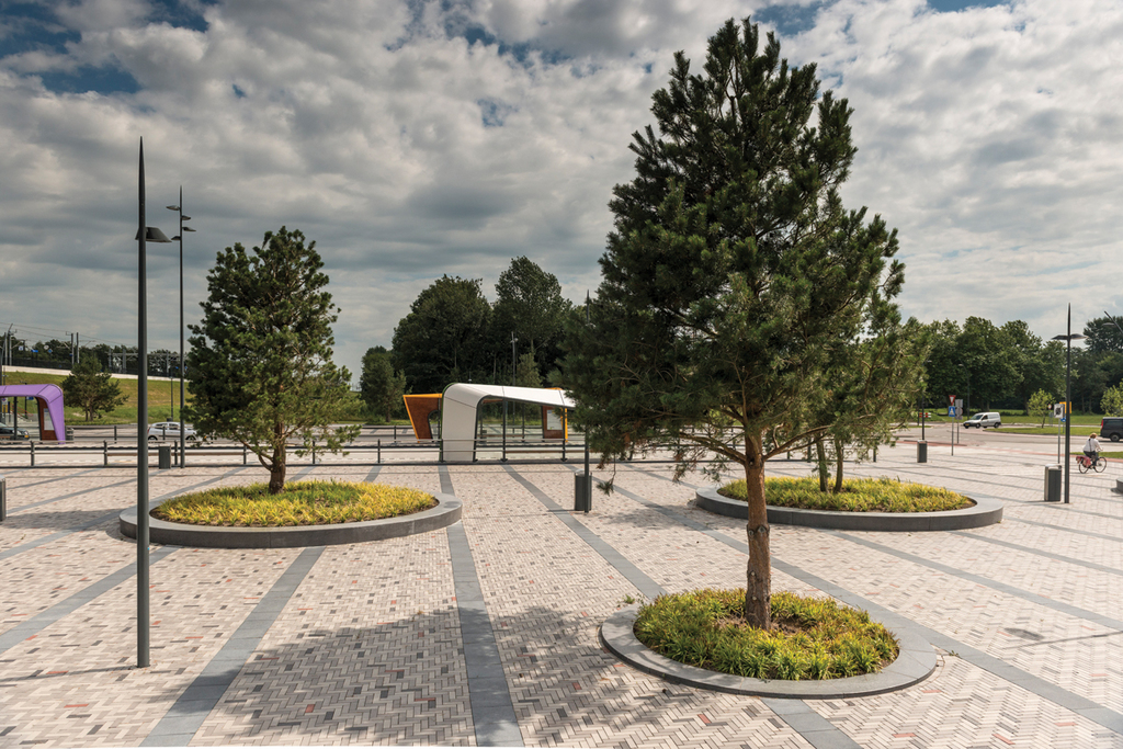 Architectural concrete tree surrounds, Dronten Station | URBASTYLE ...