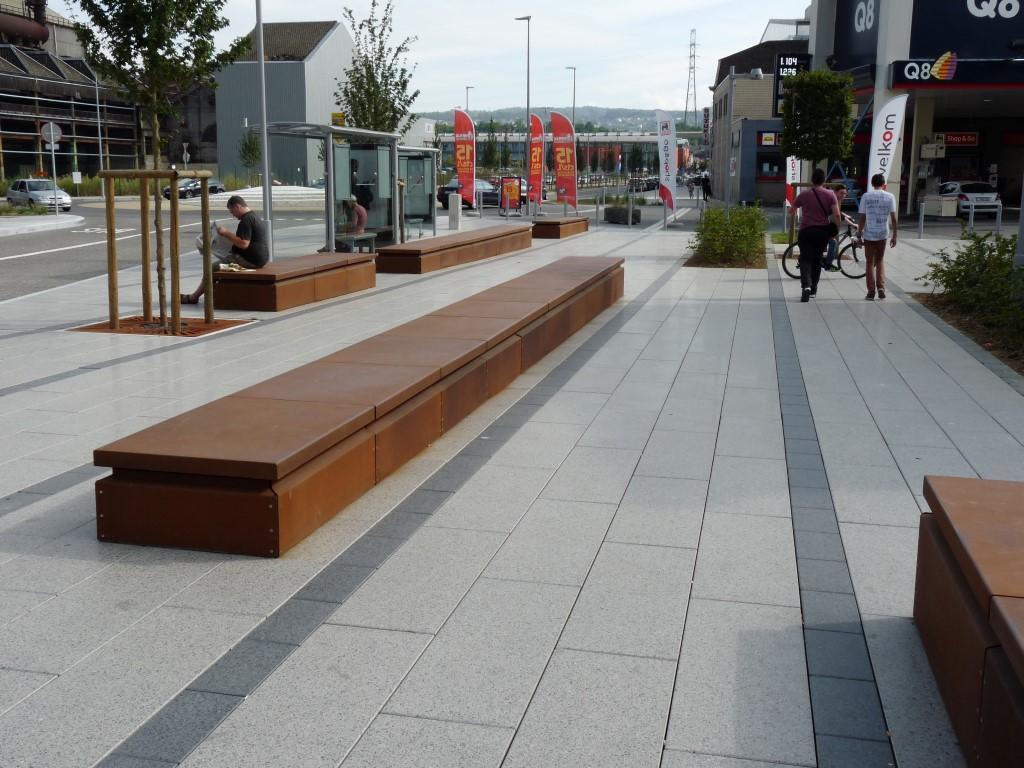 Concrete paving slabs and benches for public square | URBASTYLE® | ESI ...