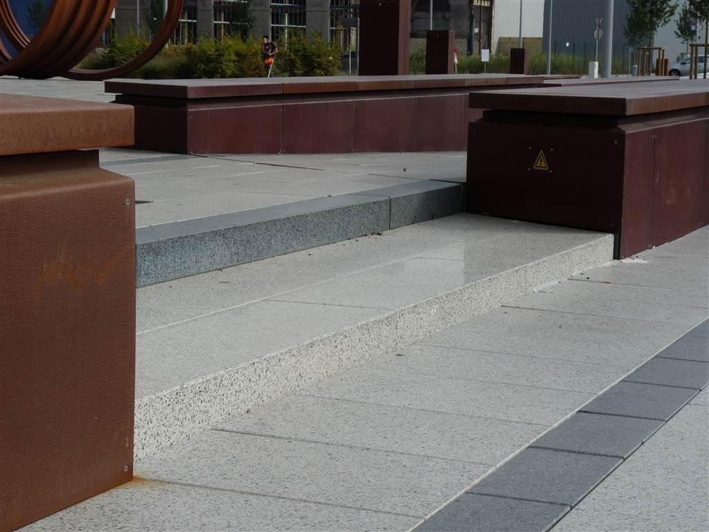 Concrete paving slabs and benches for public square | URBASTYLE® | ESI ...