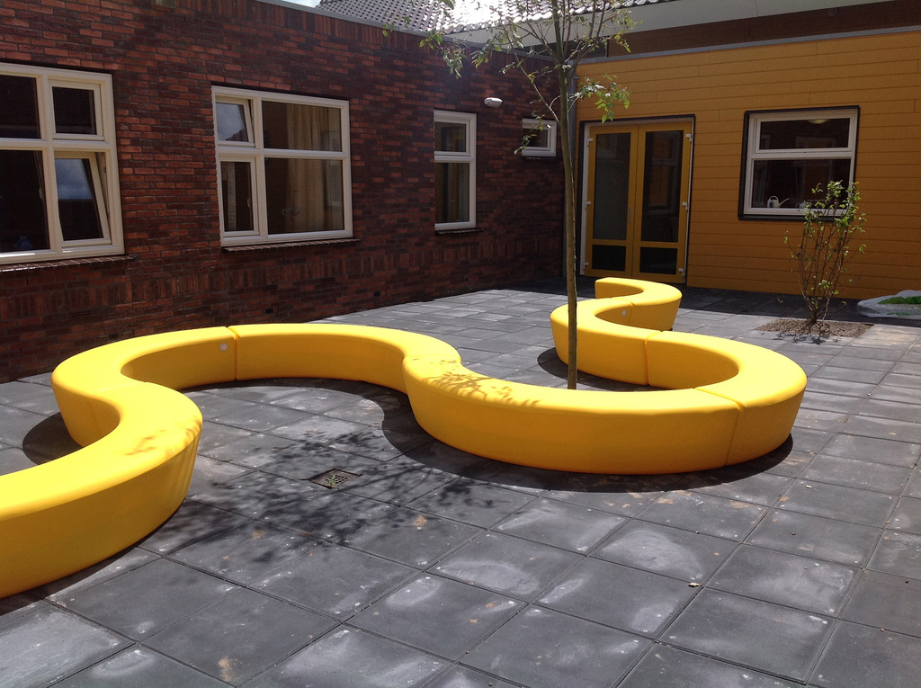 Loop Arc recycled plastic curved benches by out-sider | Artform Urban ...