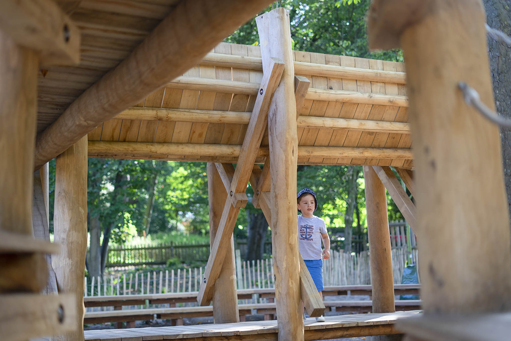Bespoke oak and robinia timber play towers, Holland Park | Duncan ...