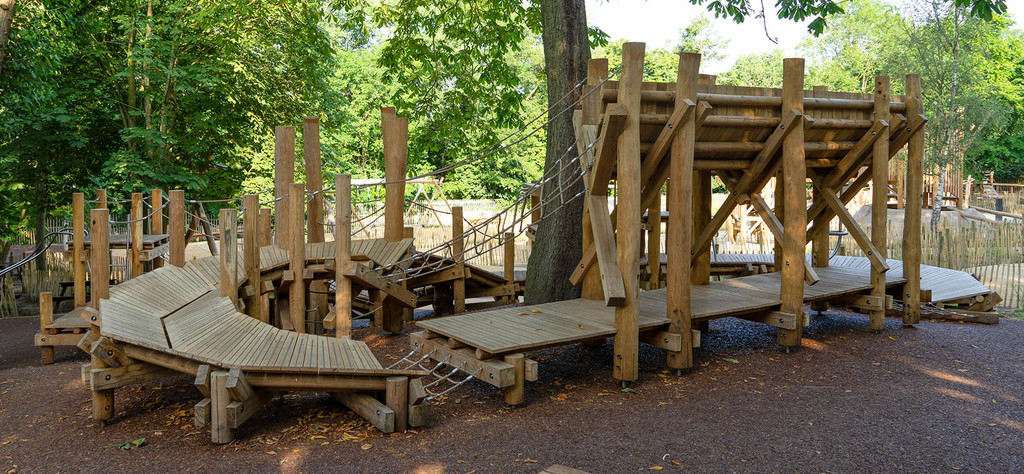 Bespoke oak and robinia timber play towers, Holland Park | Duncan ...