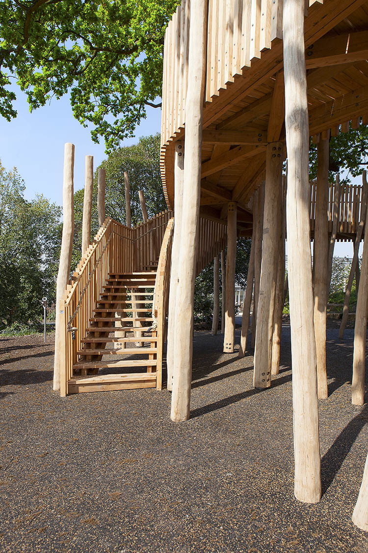 Oak Tree Circle timber play structure - Kew Gardens | Duncan & Grove ...