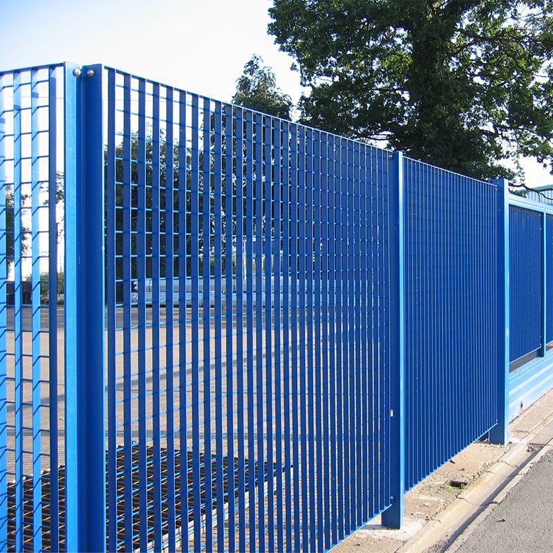 Verona steel grating fences | Lang+Fulton | ESI External Works