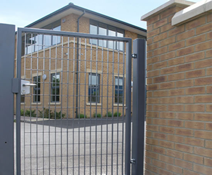 Steel grating gates | Lang+Fulton | ESI External Works