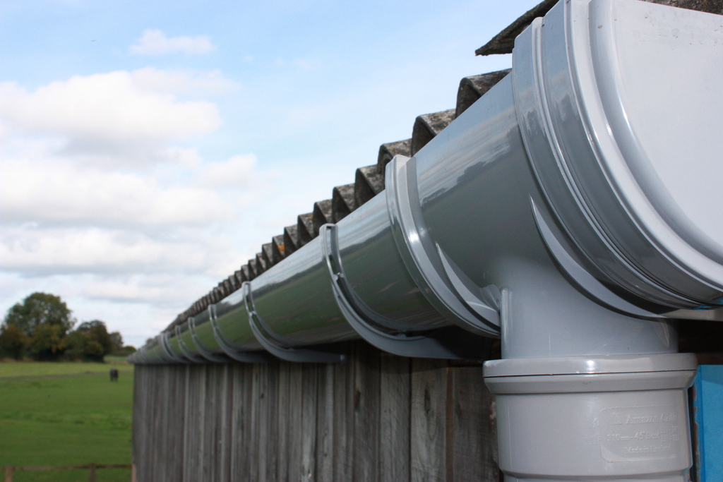 Kayflow SuperDeep 170 PVC U High capacity Gutter Swish Building kayflow-superdeep-170-pvc-u-high-capacity-gutter-swish-building