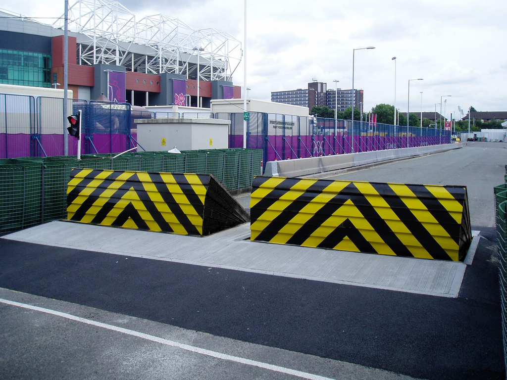 PAS 68 Terra surface-mount road blocker - 7.5t @ 50mph | Frontier Pitts ...