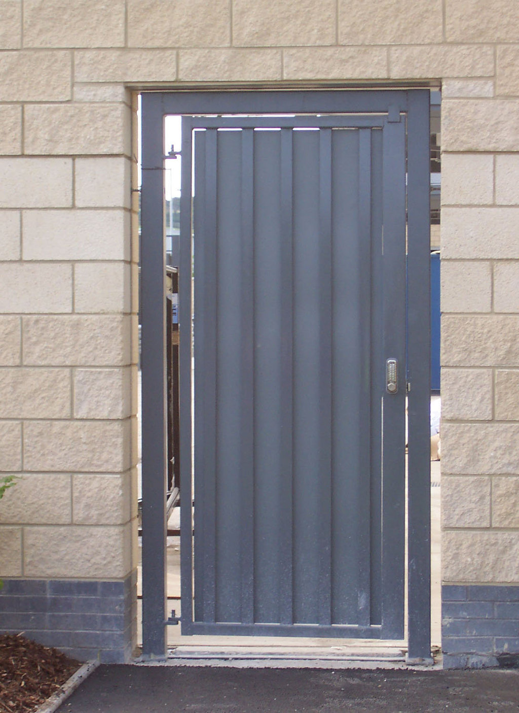 Wicket - manually operated pedestrian gate | Frontier Pitts | ESI ...