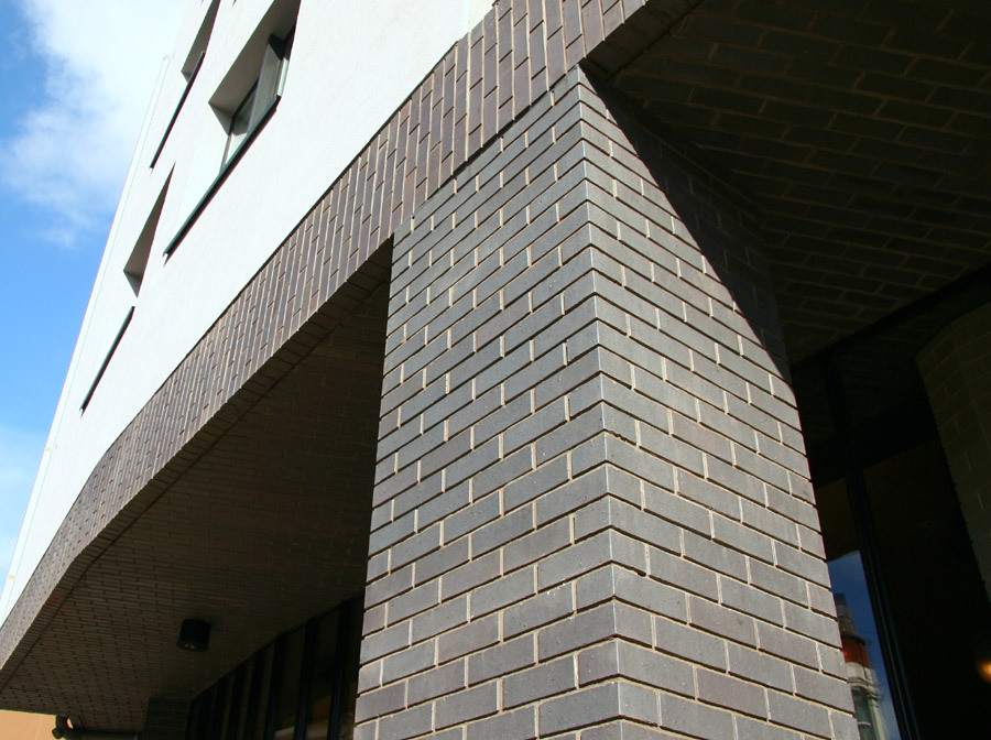 Staffordshire Blue extruded brick slips | Ketley Brick Company | ESI ...