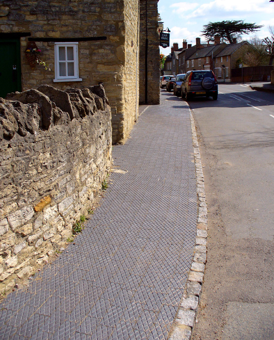 Victorian-style patterned stable pavers | Ketley Brick Company | ESI ...