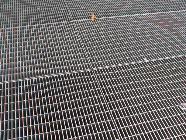 Type NP steel floor gratings | Elefant Gratings | ESI Building Design