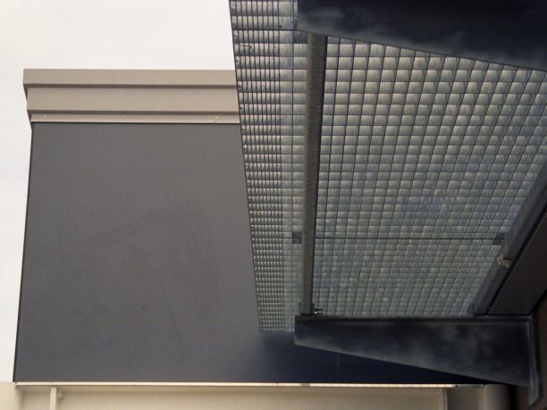 Steel brise soleil systems | Elefant Gratings | ESI Building Design