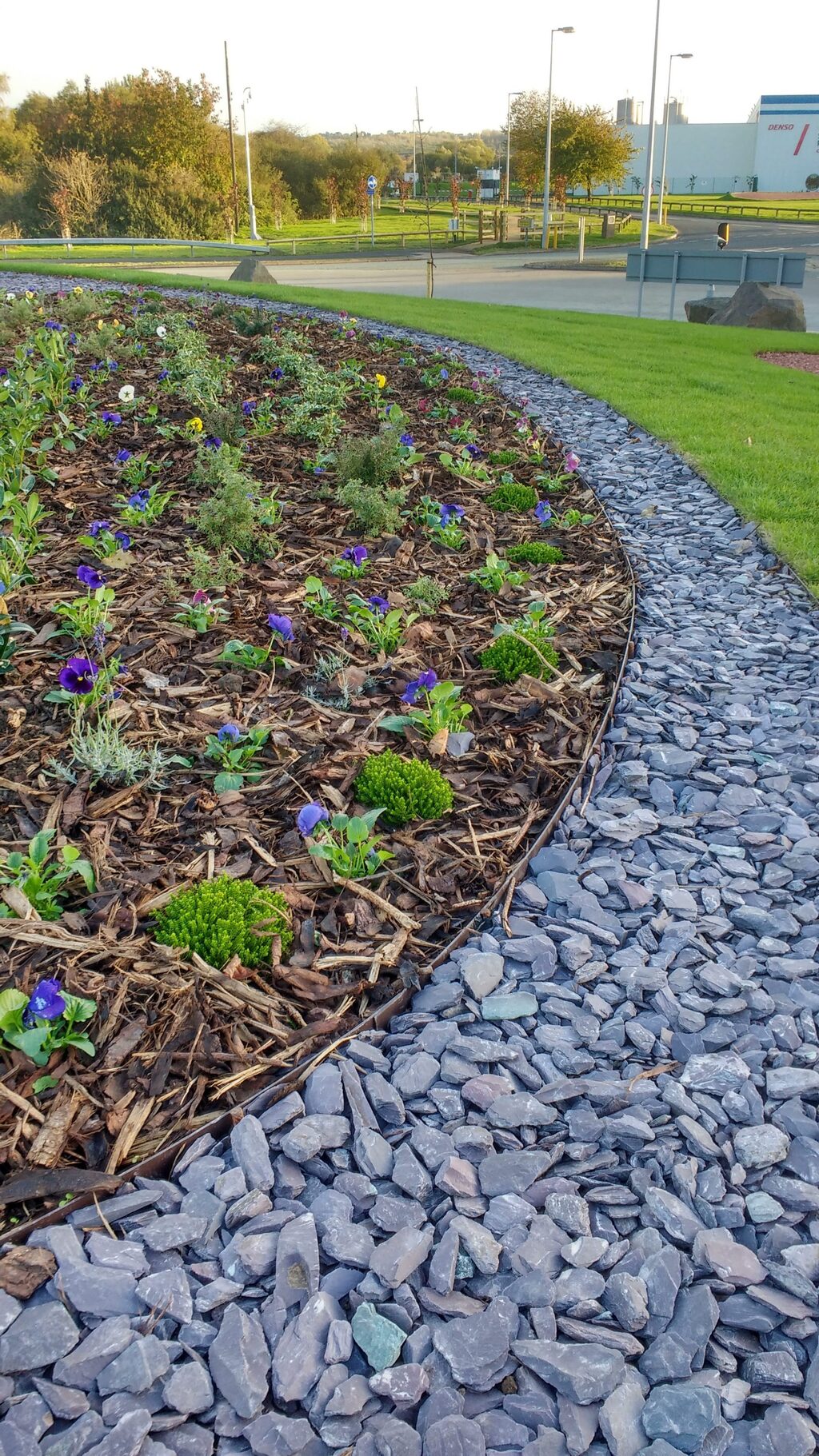 Steel edging rejuvenates Hortonwood Roundabout | EverEdge | ESI ...