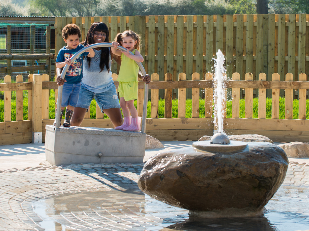 Bespoke water play features for children's farm park | Timberplay | ESI ...