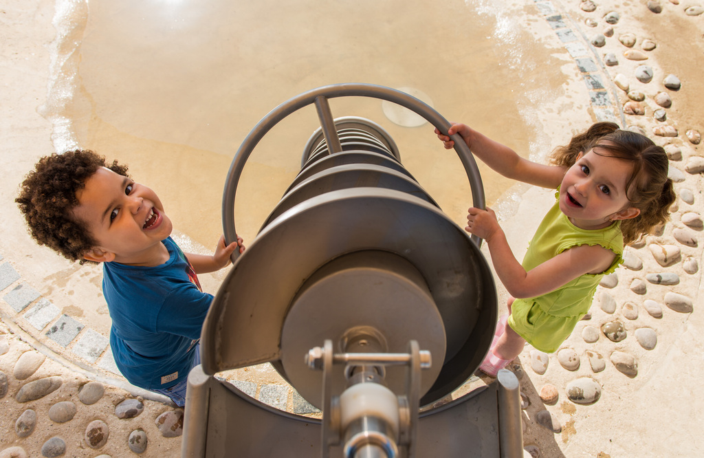 Bespoke water play features for children's farm park | Timberplay | ESI ...