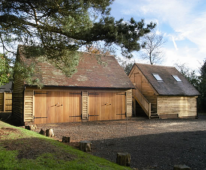 Oak-framed garages | Round Wood of Mayfield | ESI Building Design